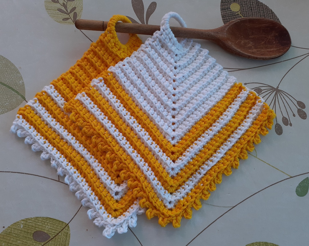 A Pair of Traditional German Crochet Pot Holders - Etsy