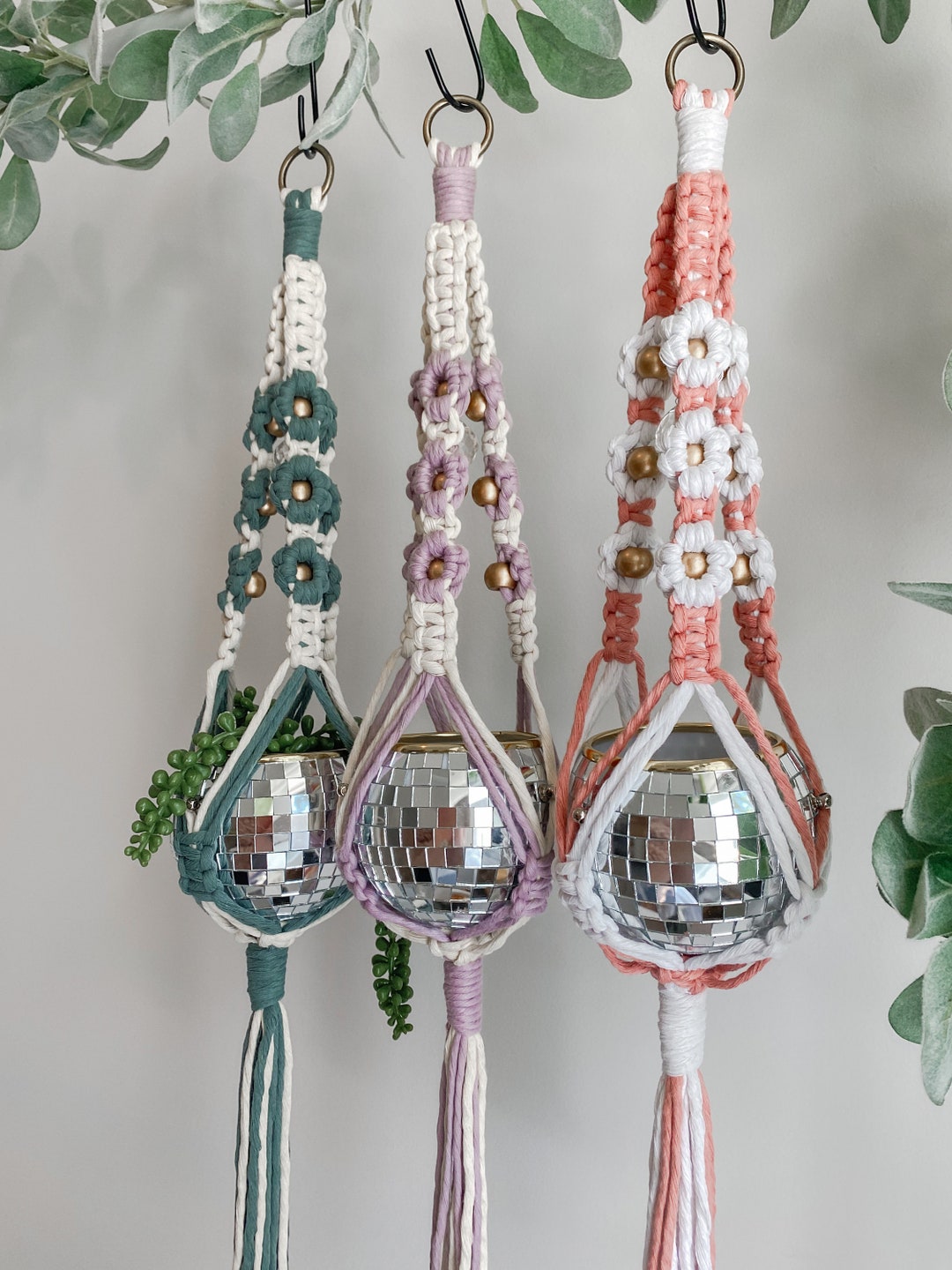 Macramé Daisy Flower Plant Hanger With Suncatcher- for Small Plants - Etsy