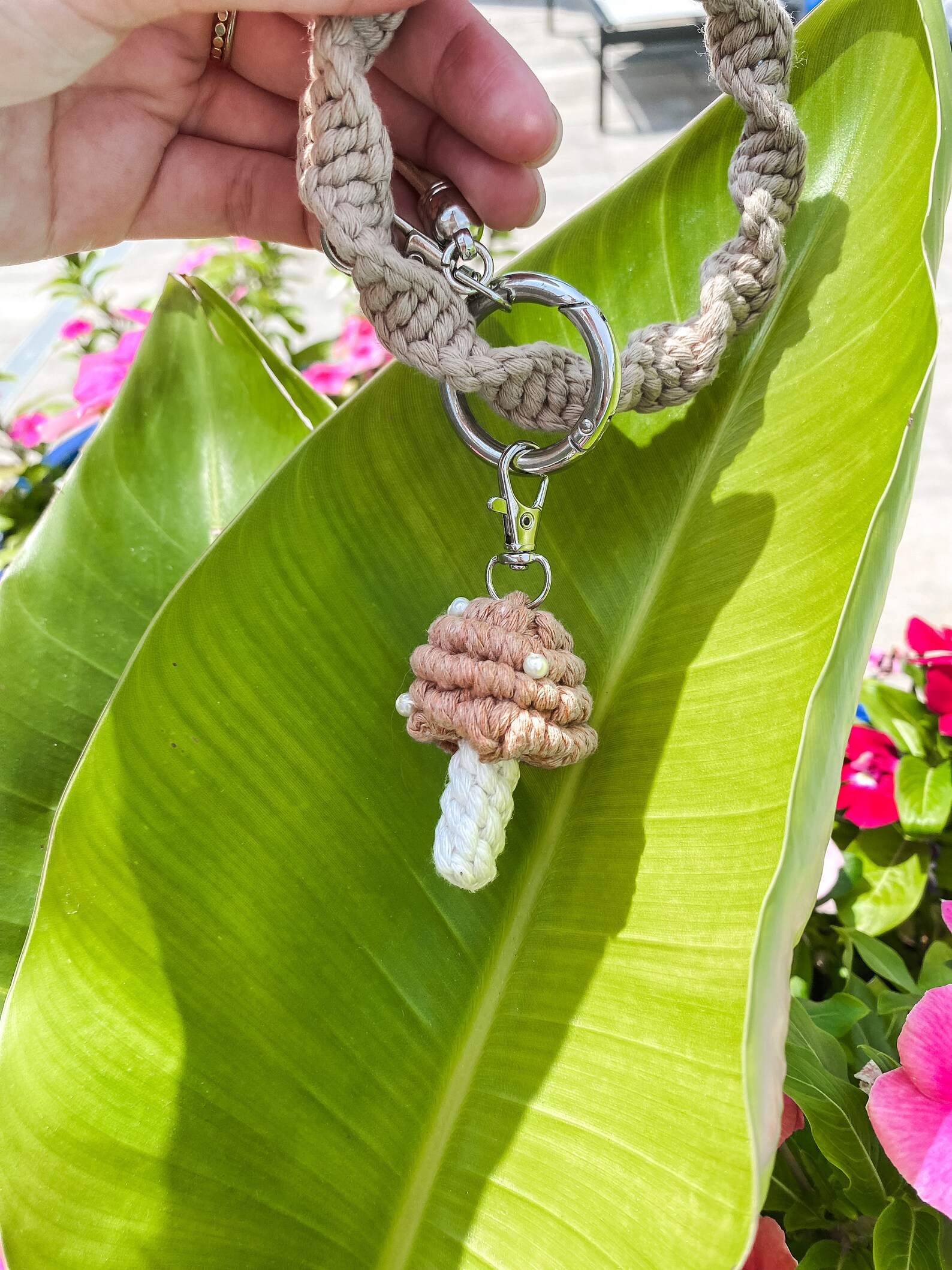 Customizable Mushroom Keychain / Mini Macrame Mushroom Key Charm - Etsy