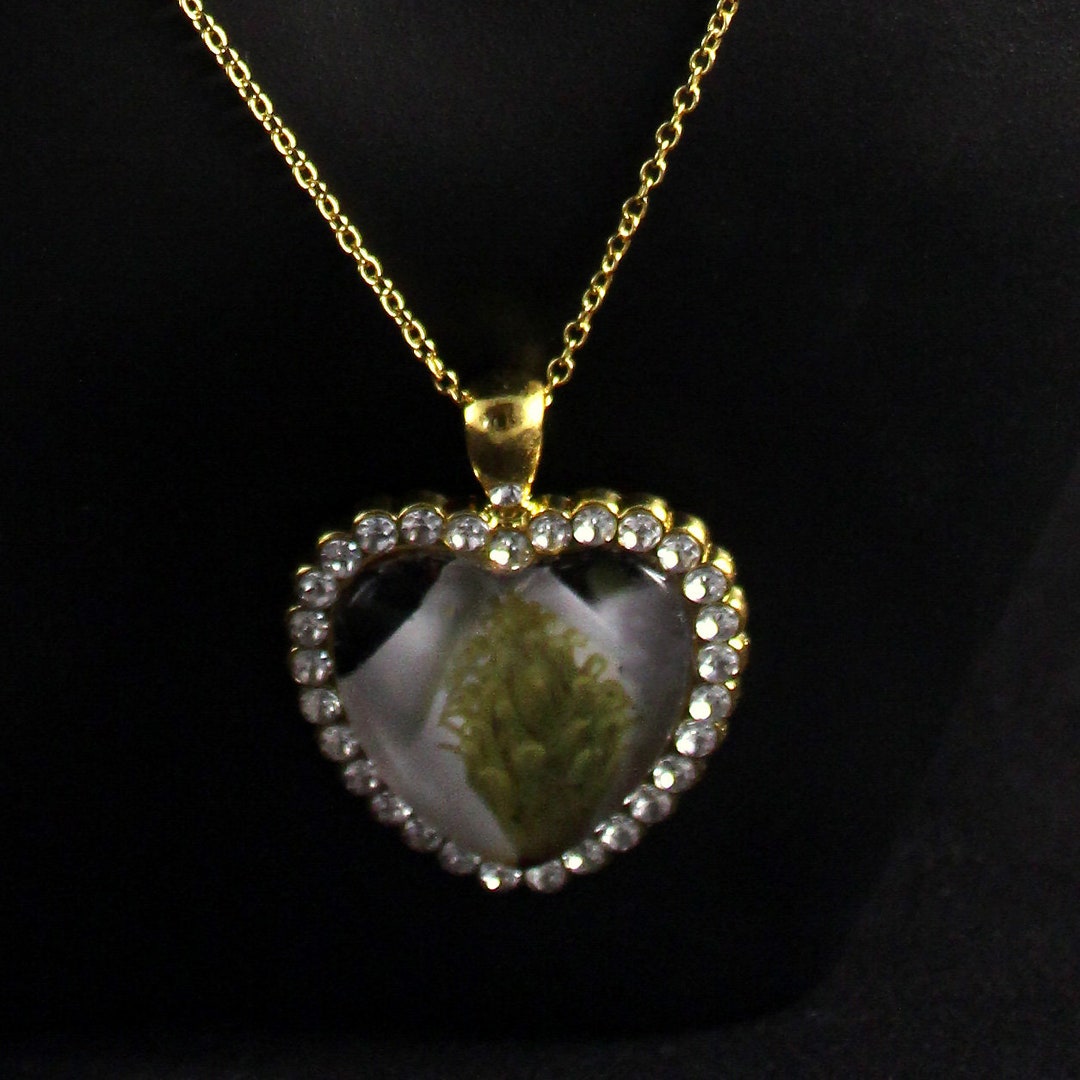 White Southern Magnolia With Carpels and Stamens Gold Heart Pandant - Etsy