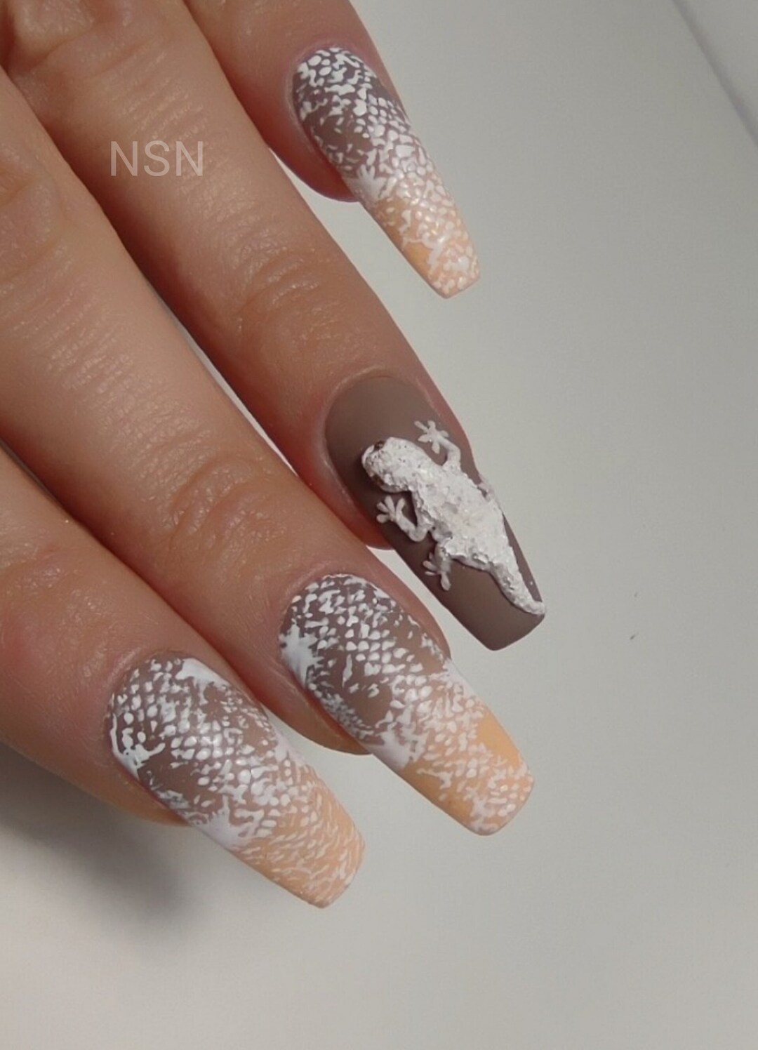 Lizard Press on Nails, White Lizard Press Ons, Reptile Fake Nails ...