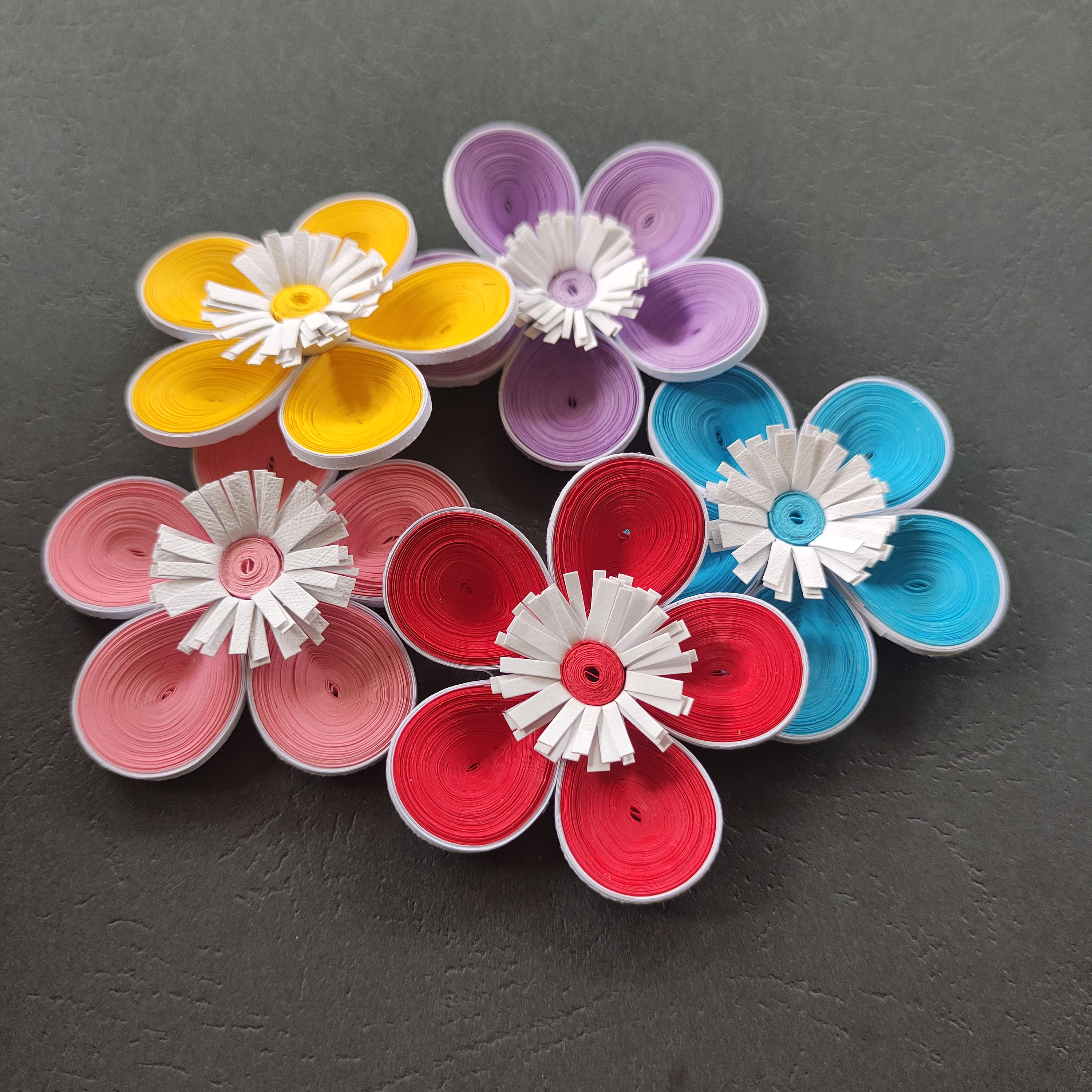 Simple Quilling Flower Designs