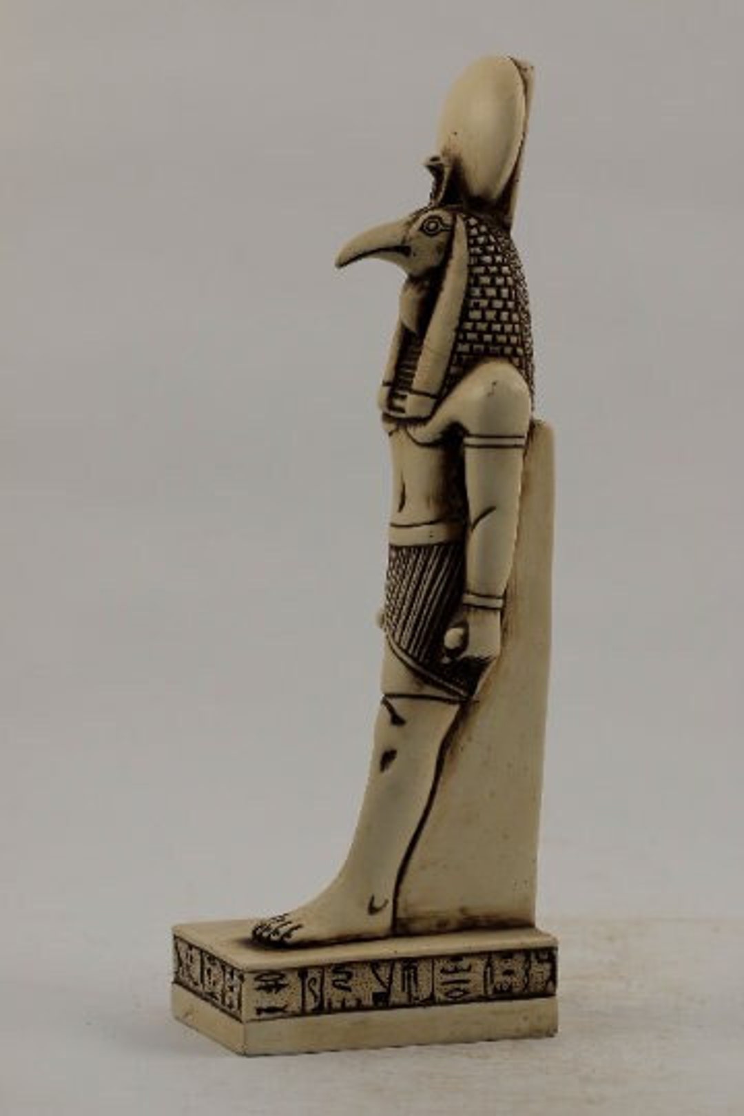 Marvelous THOTH the Egyptian God of Knowledge and Moon as a Bird Face ...