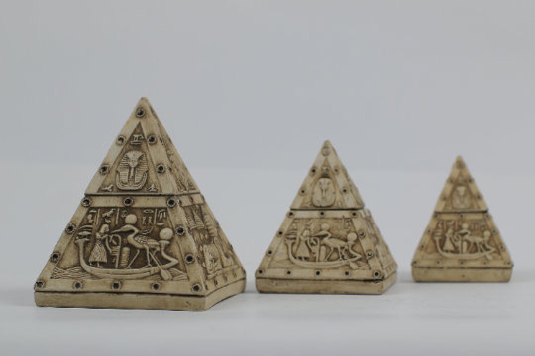 Egyptian Pyramids - Three Pyramid of Khafre and the Great Pyramid of ...