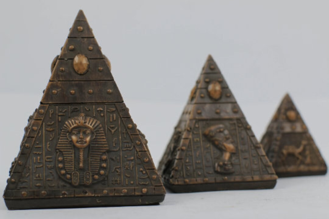 Fantastic Egyptian Pyramids - Three Pyramid of Khafre and the Great ...