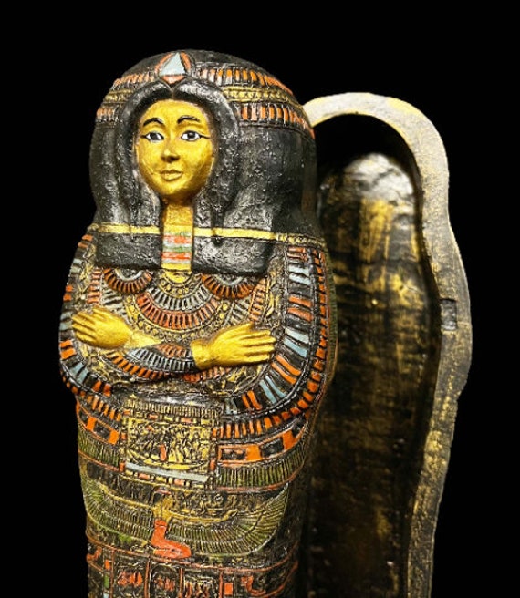 Hatshepsut Sarcophagus Explore And Visit Egypt Coffin Of Harmose