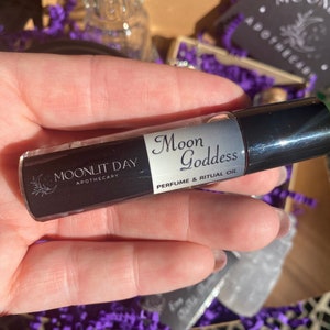 Moon Goddess Full Moon Gift Box Selene Moon Candle Perfume Oil Ritual ...