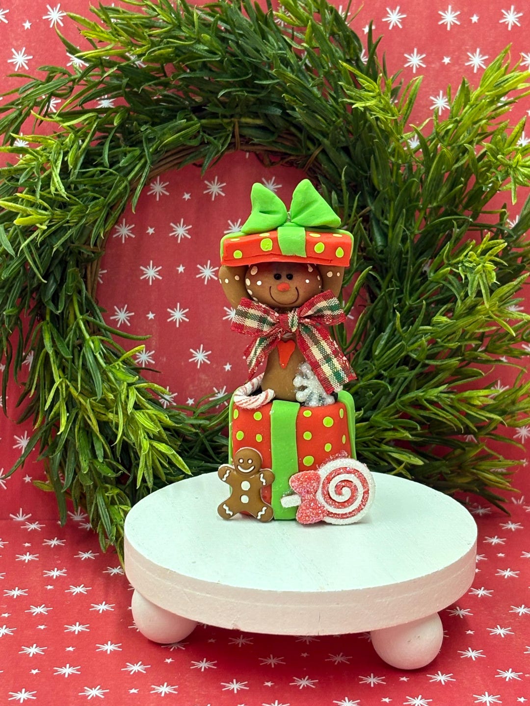 Clay Gingerbread Man Present Decor: Christmas Tiered Tray Centerpiece ...