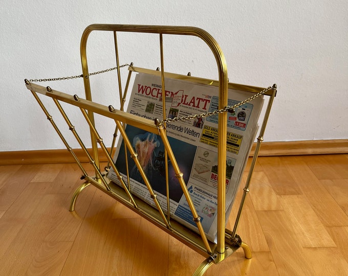 Newspaper Stand With Folding Side Racks Bounded With Chain / Magazine ...