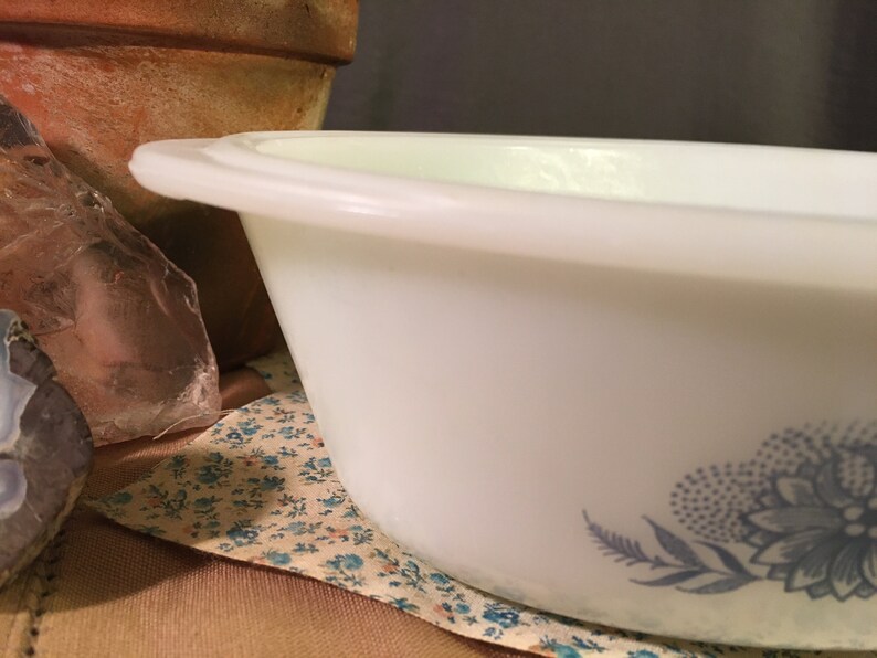 Vintage Cornflower Blue and White Pyrex Serving Dish - Etsy