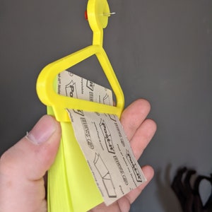 Cute Sticky Note Hanger, Minature Clothes-hanger-shaped Note Holder for ...