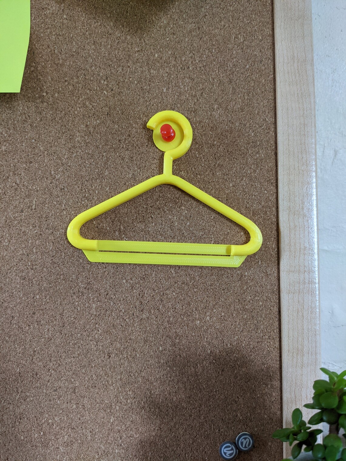 Cute Sticky Note Hanger, Minature Clothes-Hanger-Shaped Note Holder for ...