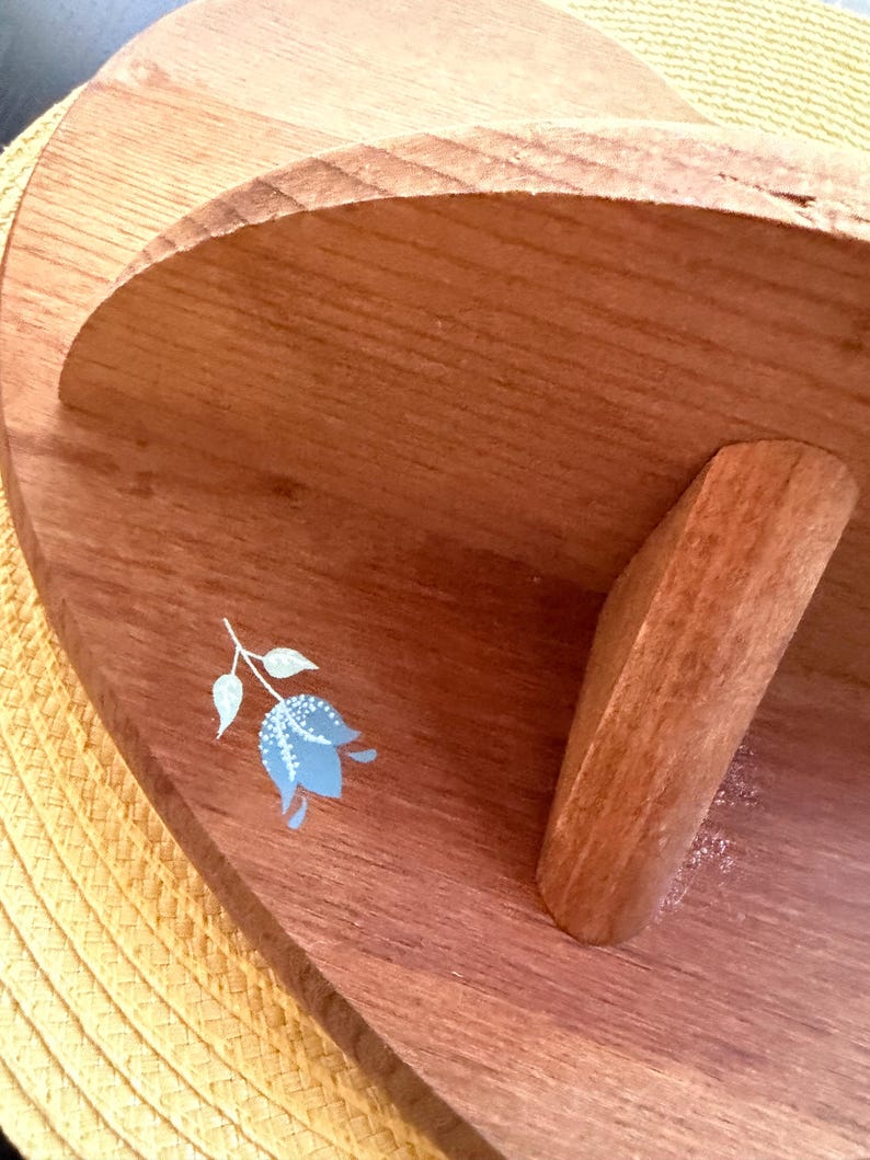 Vintage Wooden Heart Shaped Shelf, Blue Tulip Floral Decoration, Hand ...