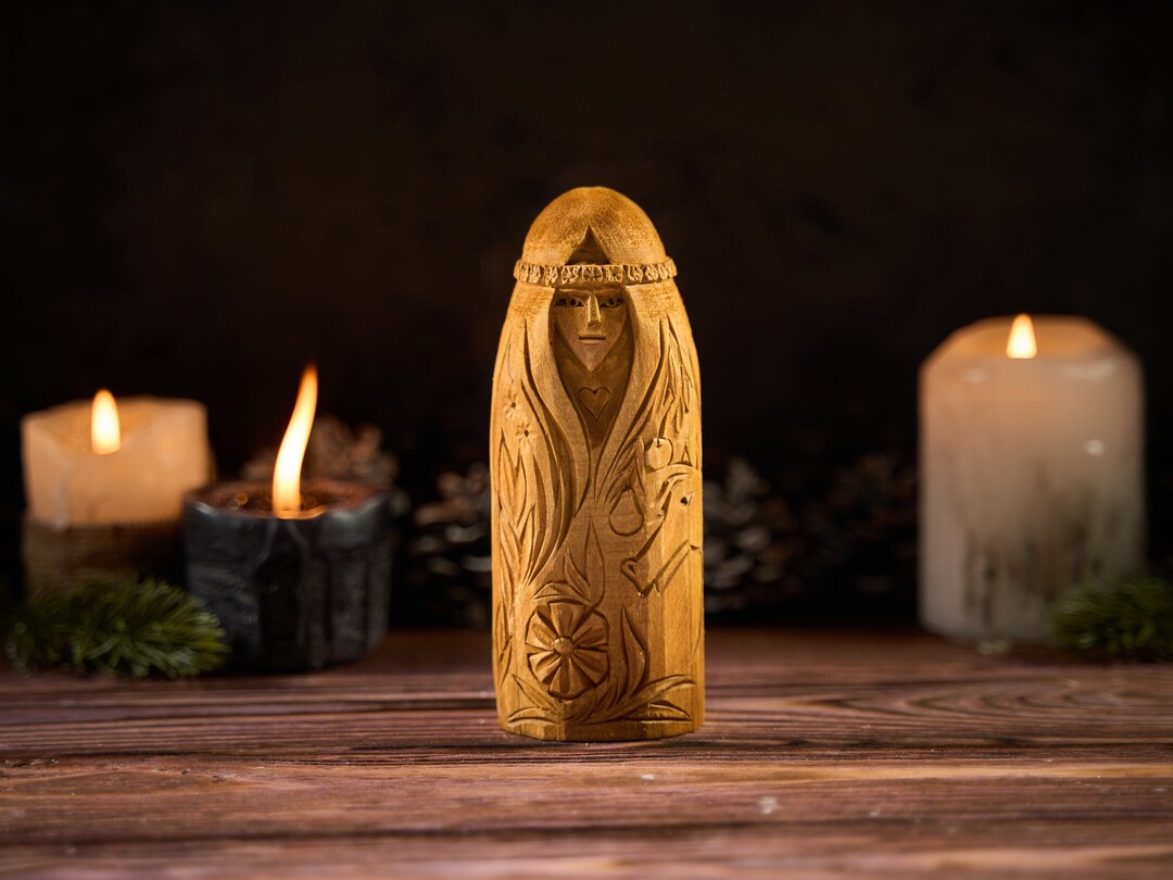 Aine Celtic Goddess Statue, Aine Irish Goddess, Aine Celtic Goddess ...