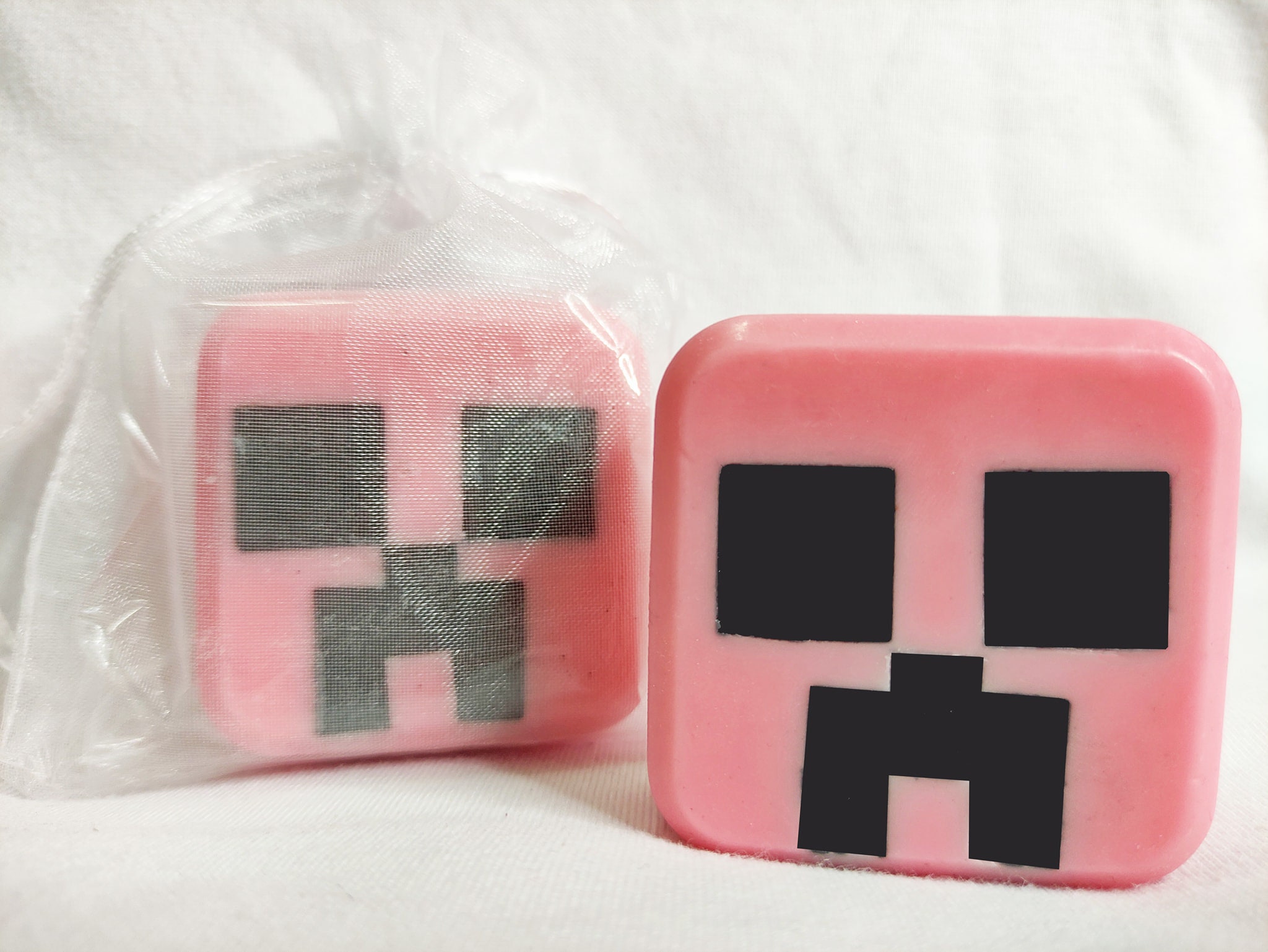 Minecraft Pink Creeper Skin