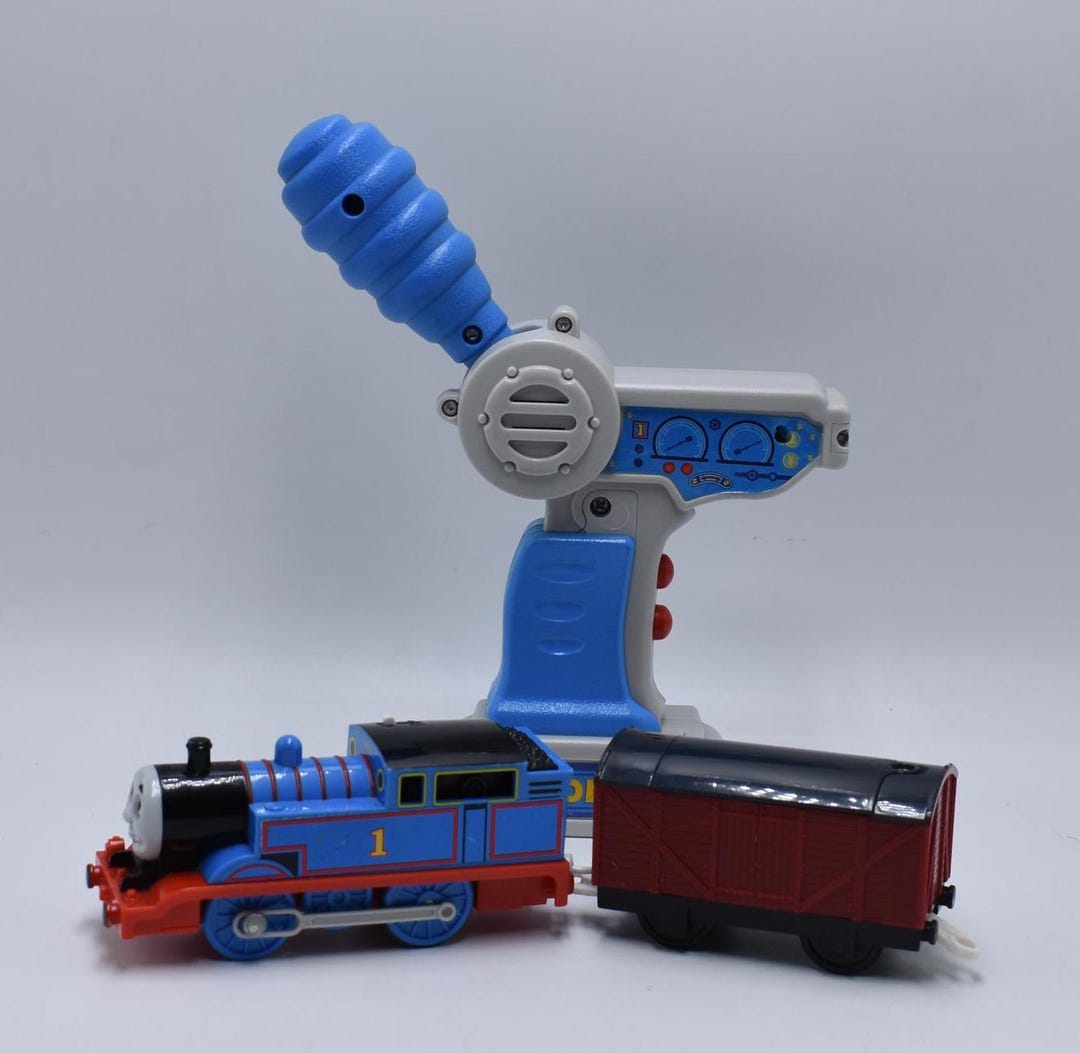 Thomas & Friends Trackmaster Remote Control Thomas Train Engine FWD/REV ...