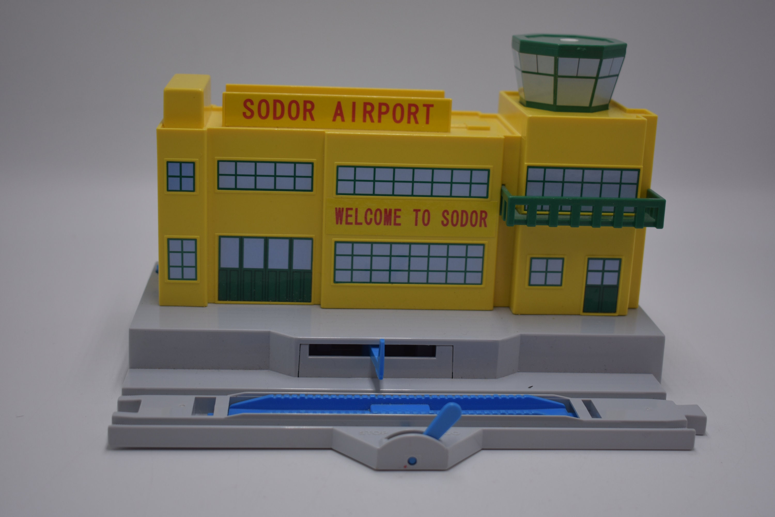 Vintage 1998 Thomas and Friends Train Station Sodor Airport TOMY ...