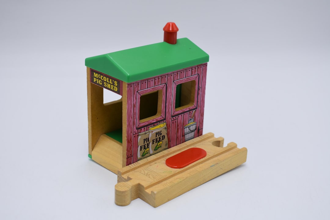 Mccool's PIG SHED Sounds Thomas & Friends Wooden Railway Train Engine ...