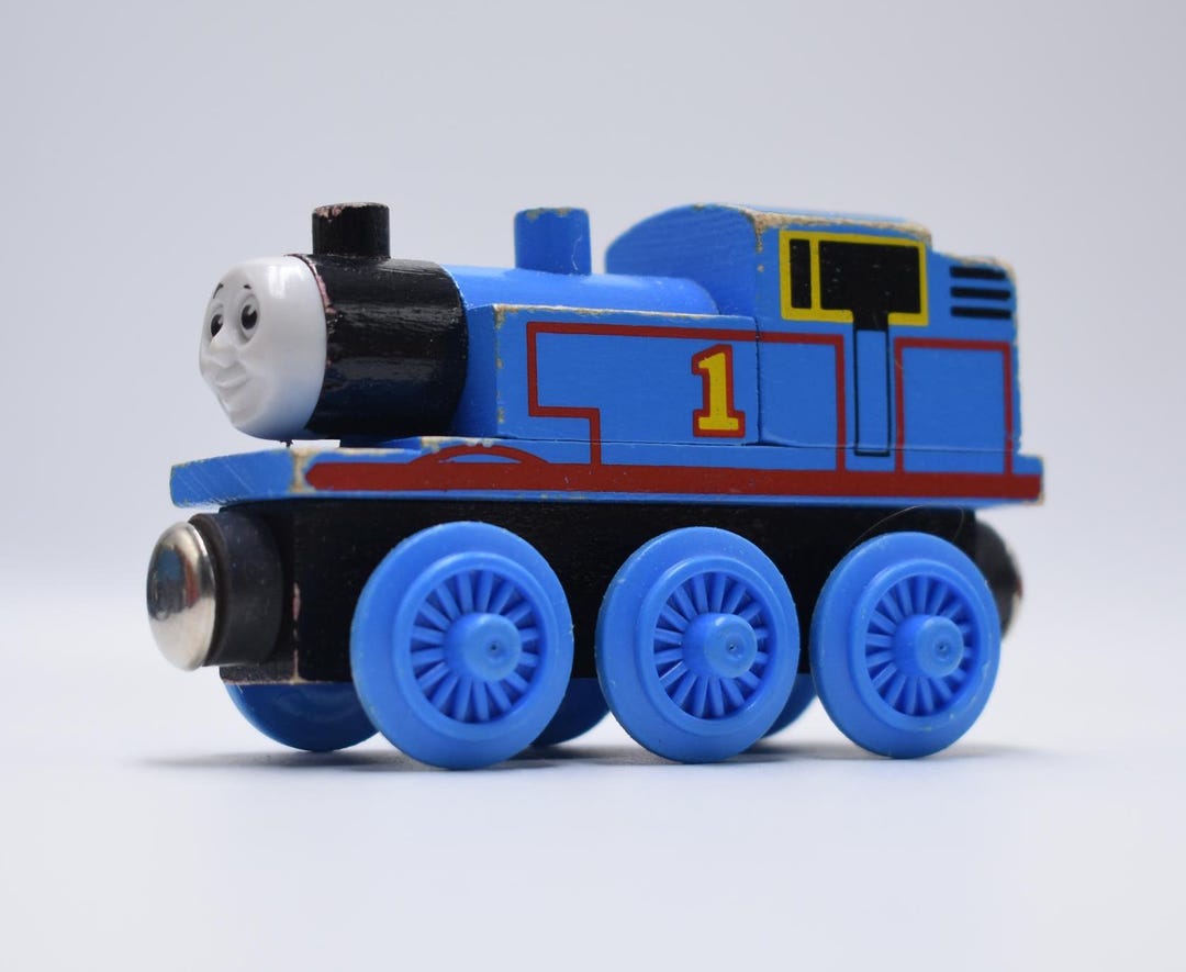 Thomas & Friends Wooden Railway Thomas V2 Flat Magnet Staples 92-93 ...