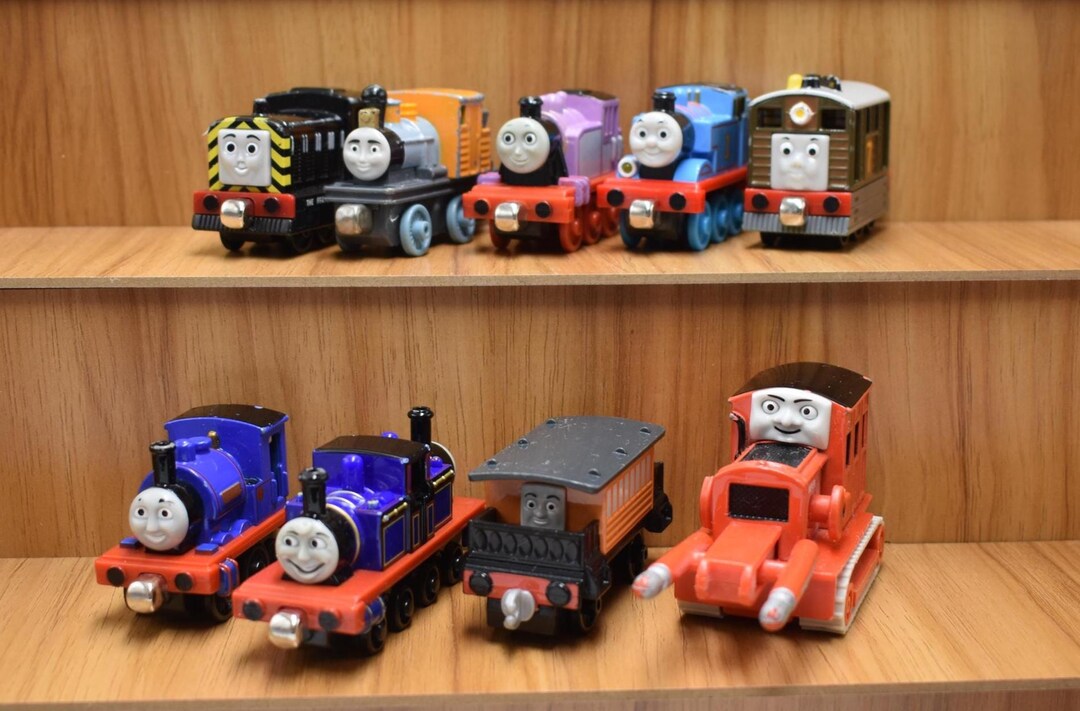 You Choose - Thomas & Friends Diecast Trains Pink Rosie Henrieta Mighty ...