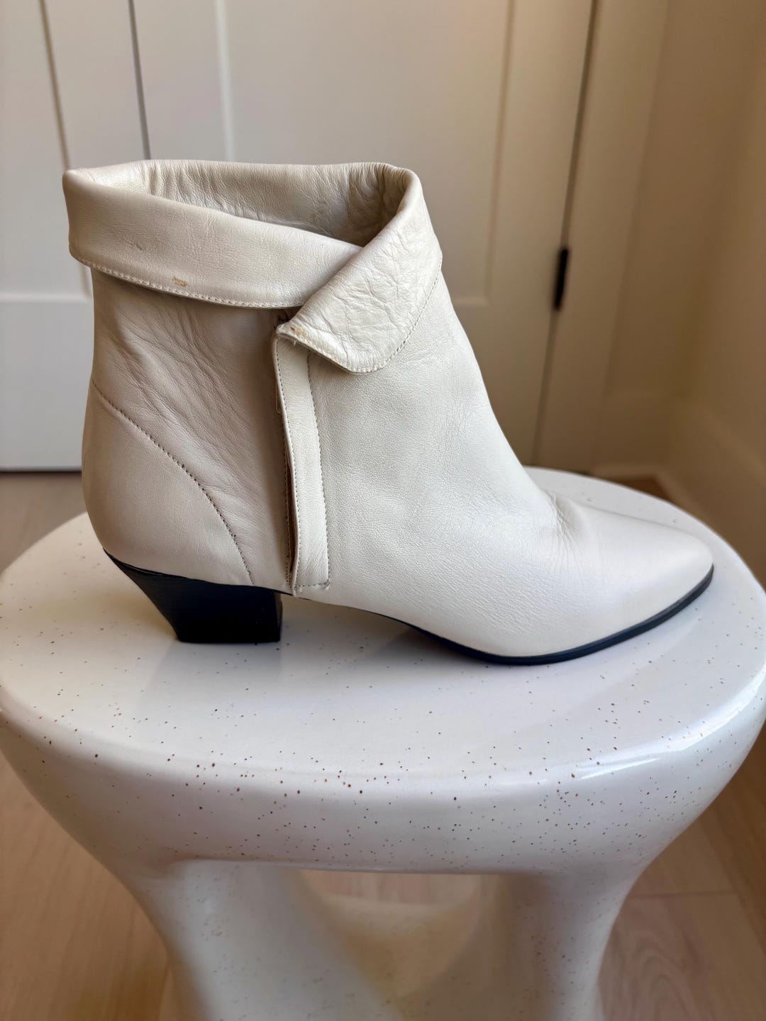 Like New Vintage 80s 90s Hunt Club White Leather Low Heal Ankle Womens ...