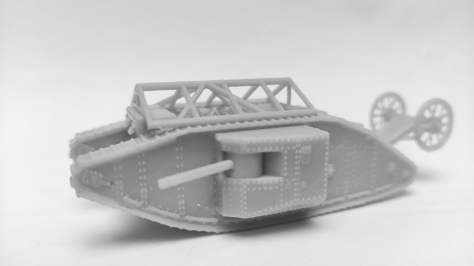 British WW1 MARK I "male" Tank 3D Printed in Resin Scale 1/100th for ...