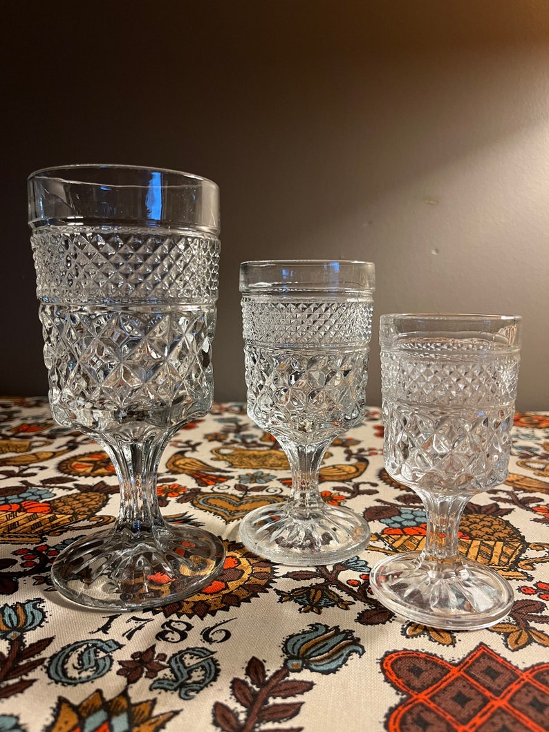 Set of 12 Vintage Anchor Hocking Glasses 3 Sizes - Etsy