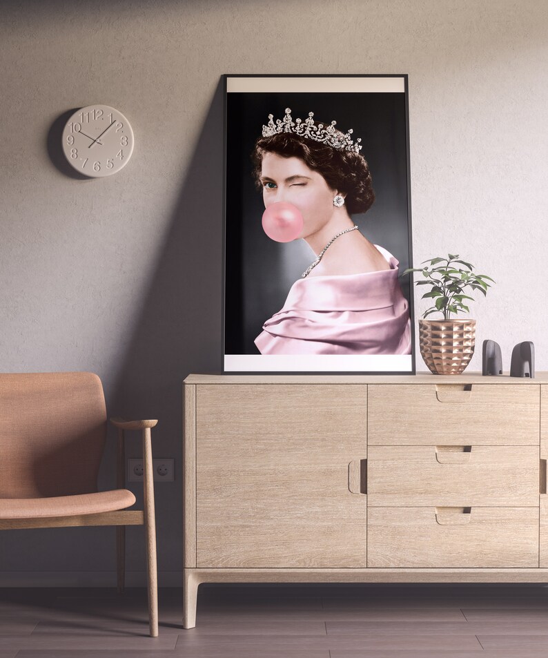 Queen Elizabeth II Print Queen Elizabeth Winkbubblegum - Etsy