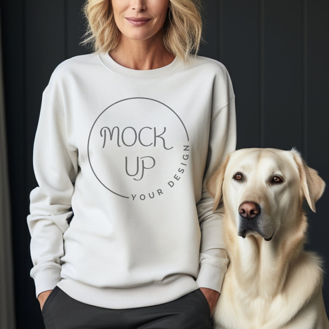 Vrouw met hond wit Gildan 18000-model Witte Gildan 18000 Vrouw met hond ...