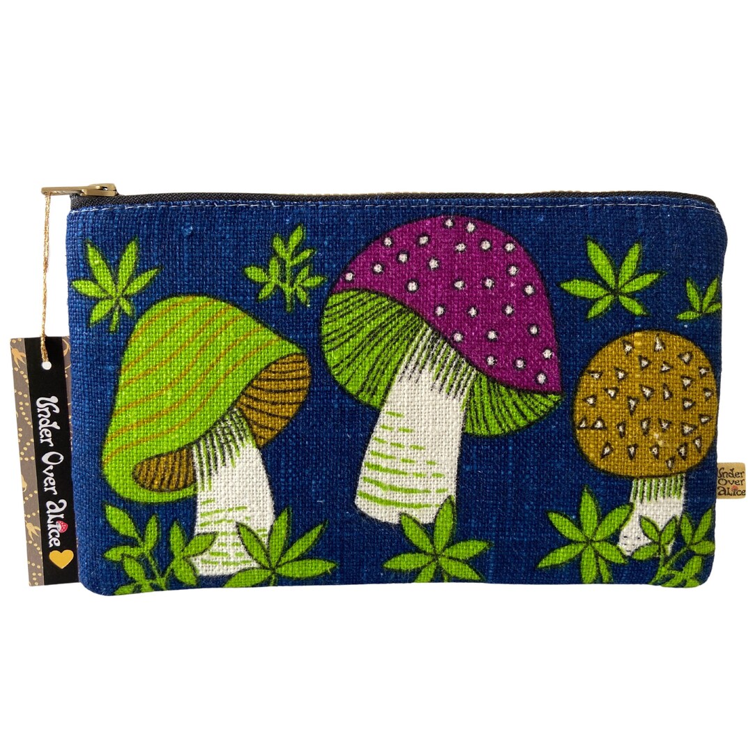 Psychedelic Mushroom Padded Zipper Pouch: Linen Tablet Case - Etsy UK