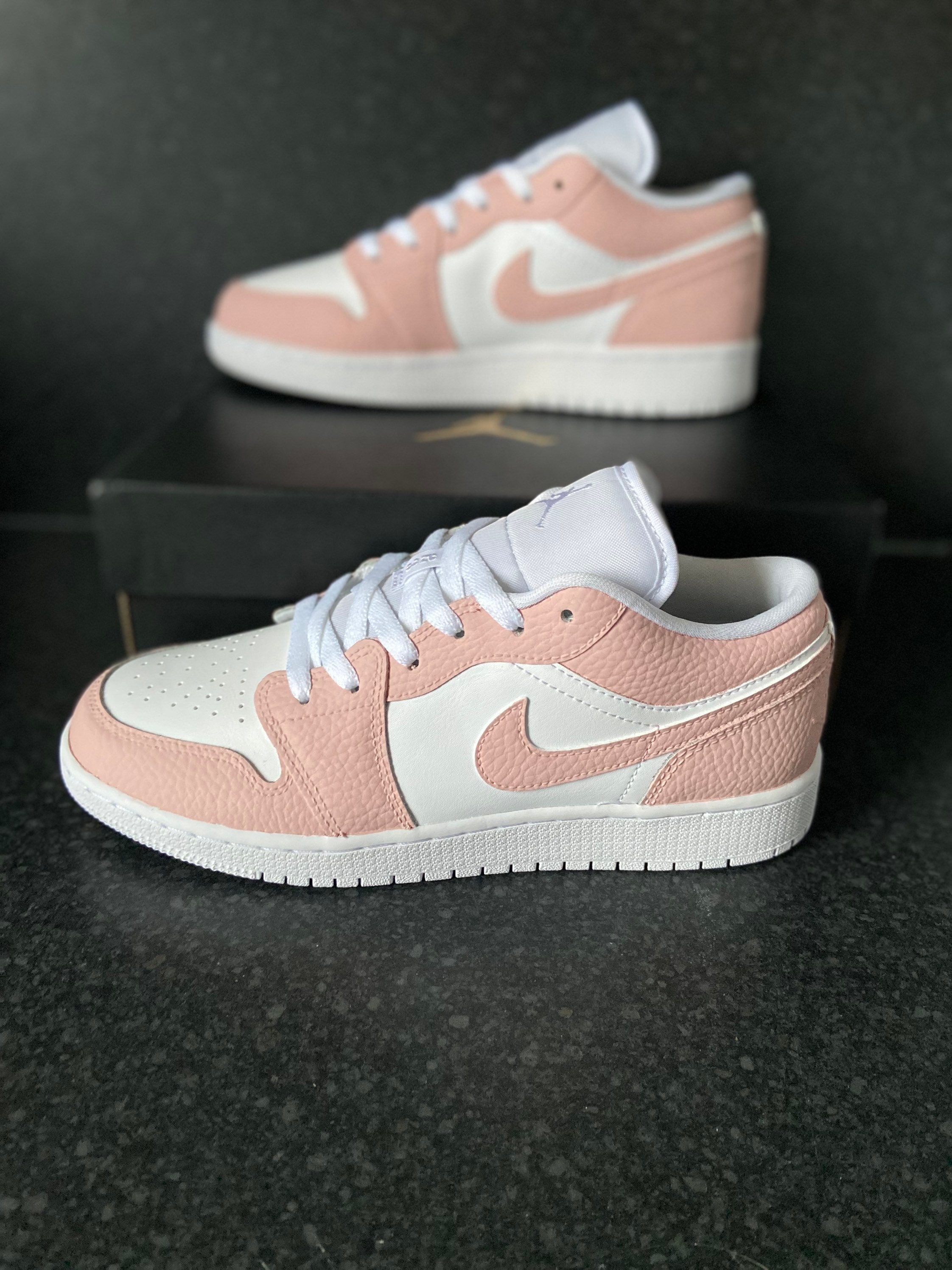 Jordan 1 Low Pink
