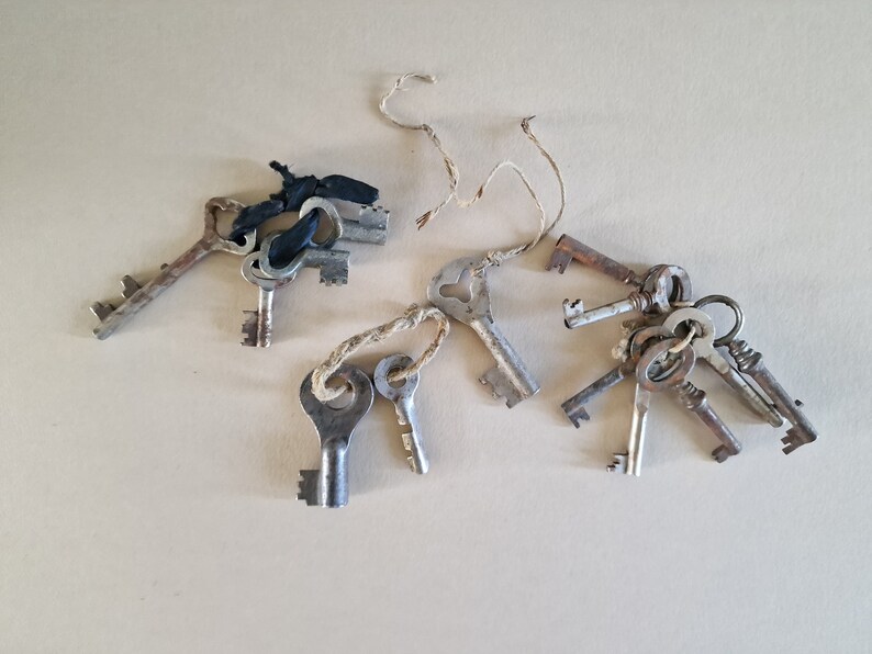 Vintage Small Type Skeleton Key Antique Solid Steel Door Lock Real Keys ...