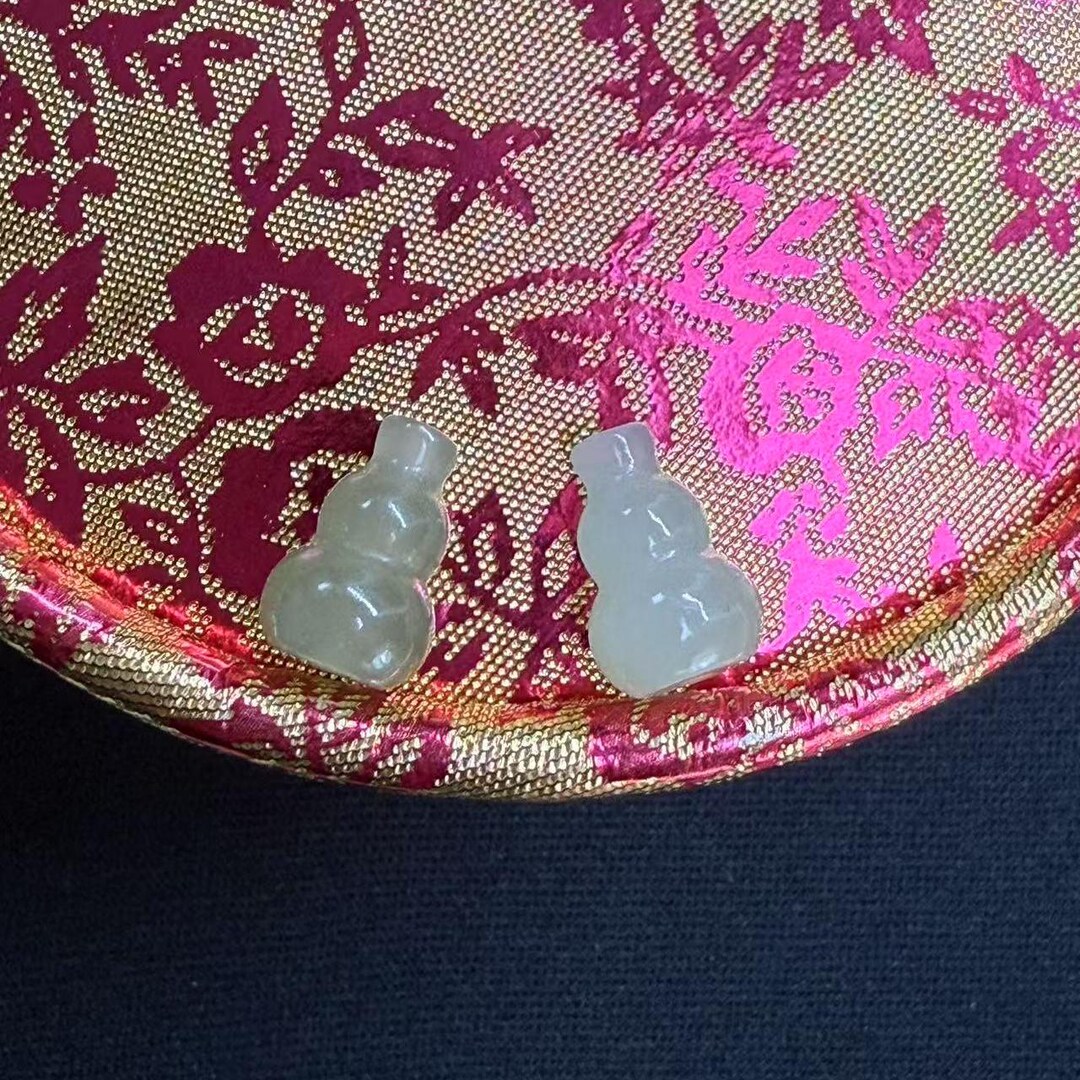 Nephrite Gourd Bead, Green Jade Calabash Bead, Fortune Bead, Good Luck ...