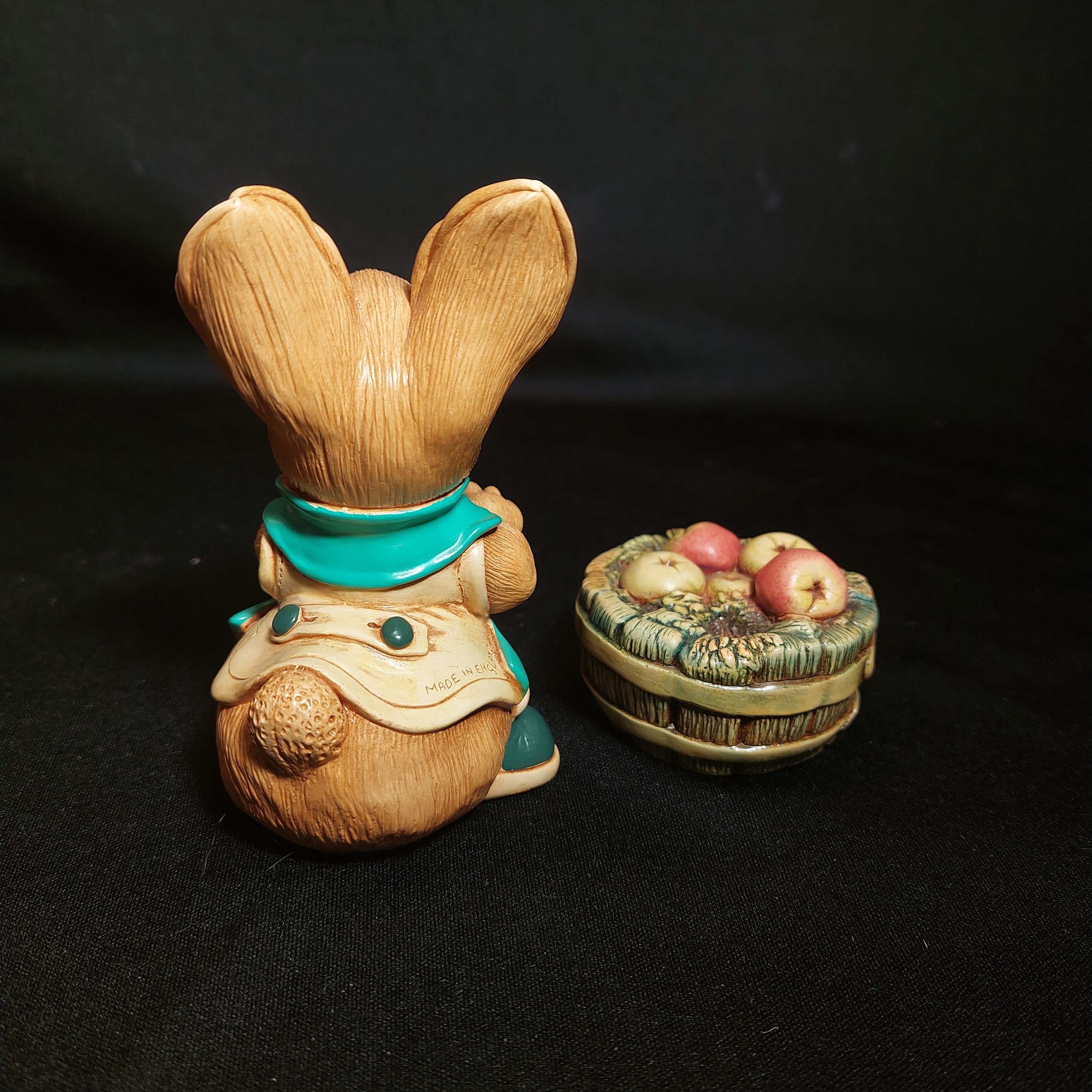 Vintage 1986 Pendelfin Rabbit Scrumpy Bunny Biting Into Apple and Apple ...