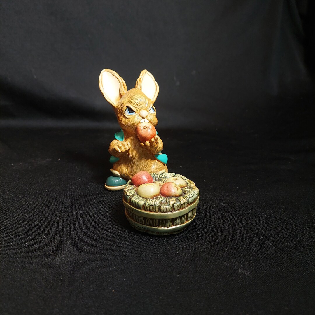 Vintage 1986 Pendelfin Rabbit Scrumpy Bunny Biting Into Apple and Apple ...