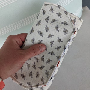 Tri-fold Wallet - Beekeeper Print, Beige Slim Wallet, Coin Zipper ...