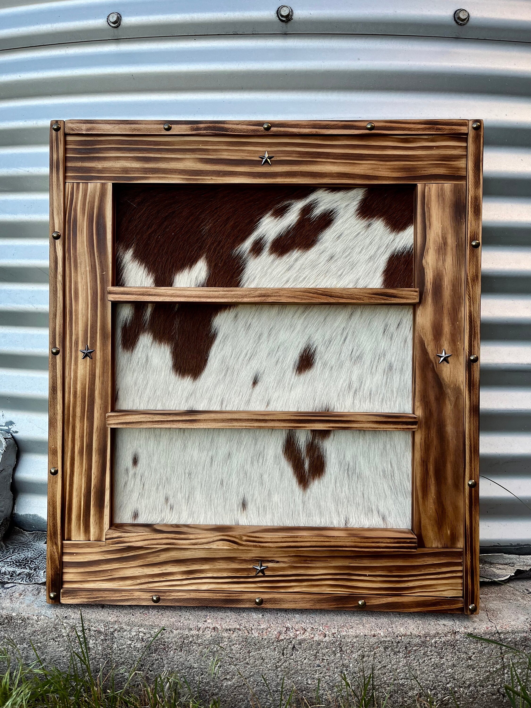 Belt buckle display table store