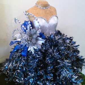 Blue Silver Christmas Tinsel Garland Tree, Unique Christmas Tree ...