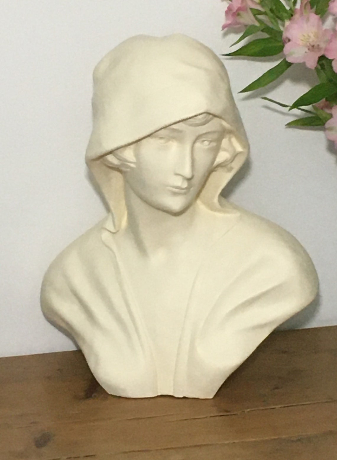 A Lady Figurine-sculpture-bust-plaster Cast- Home-decor - Etsy