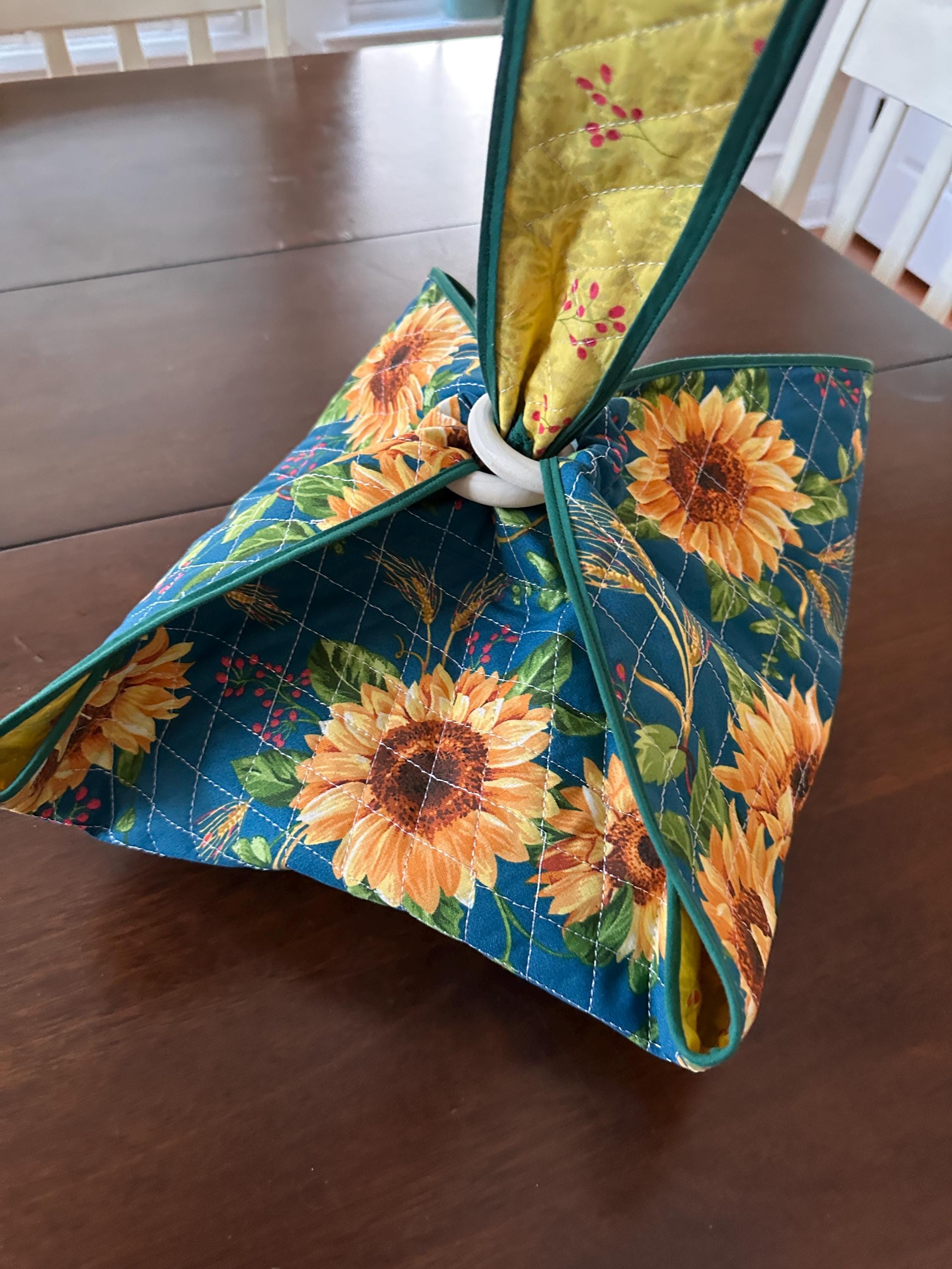 Quilted Fabric Casserole Carrier – Adjustable, Portable, and Stylish ...