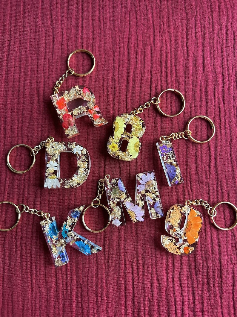 Personalized Initial Resin Flower Keychain / Custom Handmade Epoxy ...