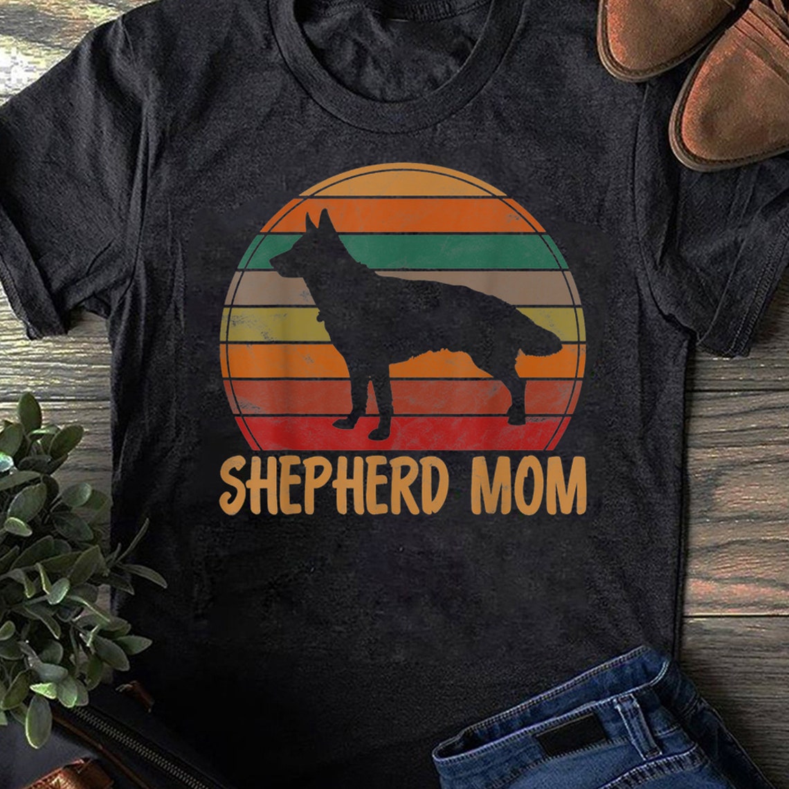 Retro German Shepherd Mom Gift Dog Mother Pet Shepard Mama T-shirt ...