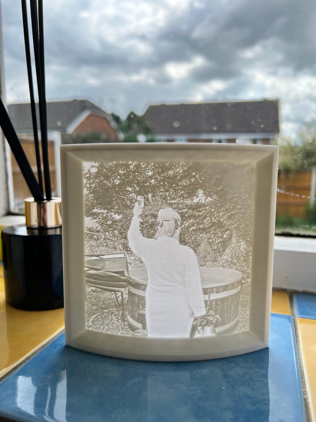Lithophane Personalised Photo / 3D Printed Gifts / Unique Curved Photo ...