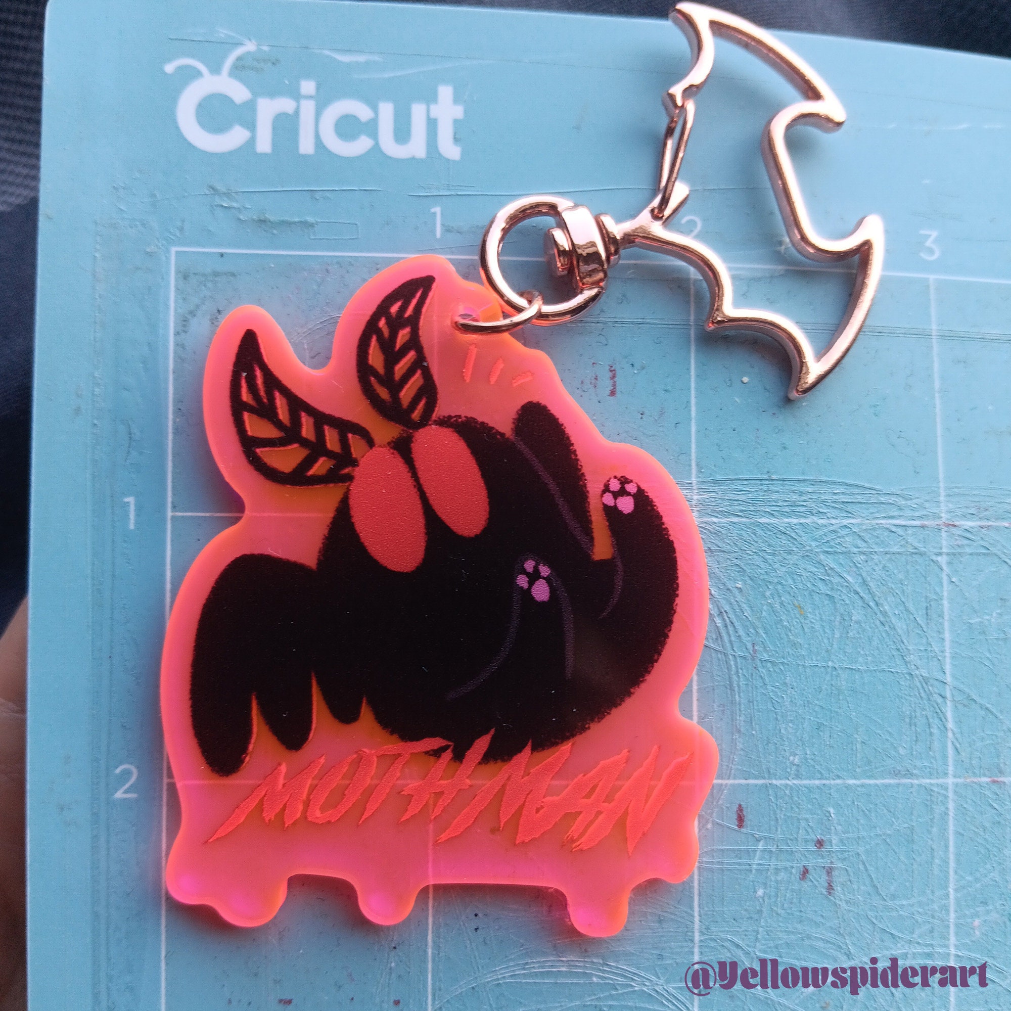 MOTHMAN KEYCHAIN // Toe Beans, Cute, Kawaii Cryptid, Bag Charm, Spooky ...