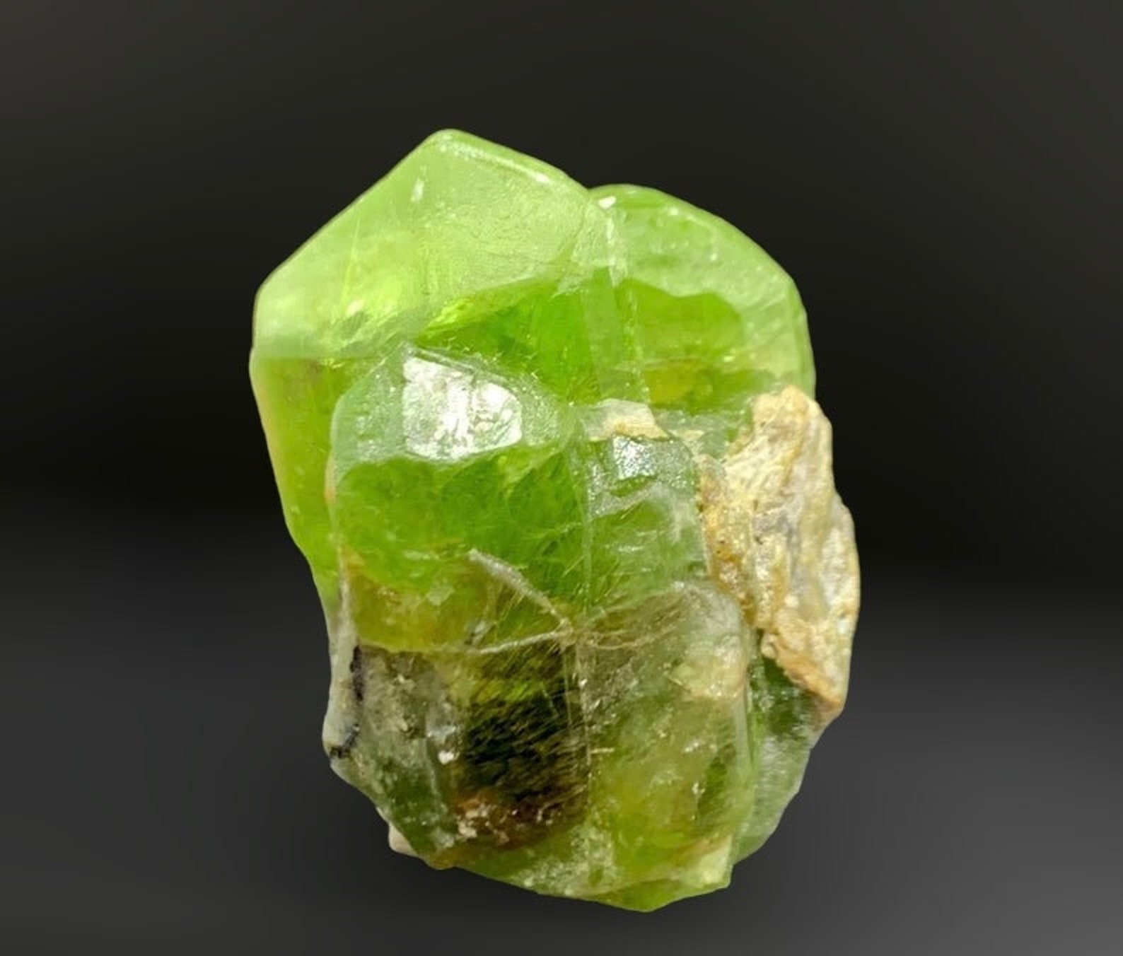 Peridot Crystal , Terminated Damage Free Olivine Peridot Crystal From ...