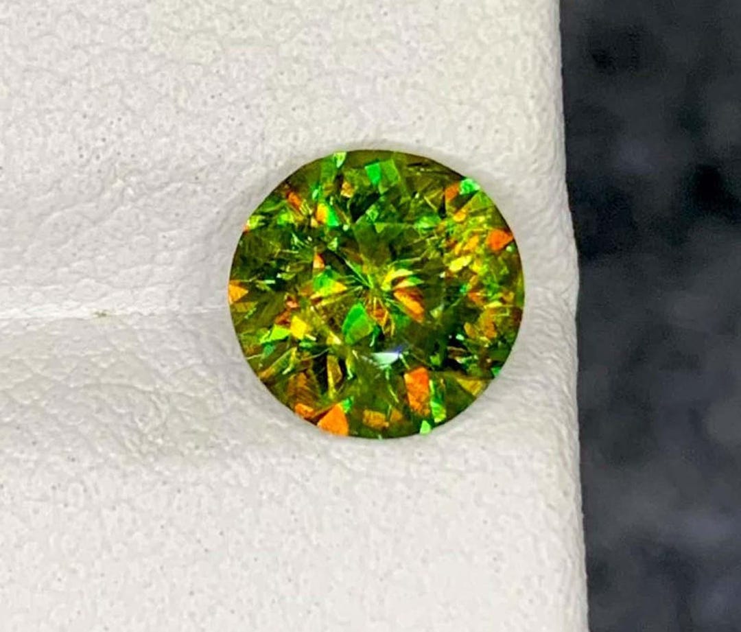 Green Chrome Sphene Gemstone: Round Cut Titanite, June Birthstone - Etsy