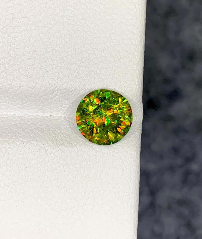 Green Chrome Sphene Gemstone: Round Cut Titanite, June Birthstone - Etsy