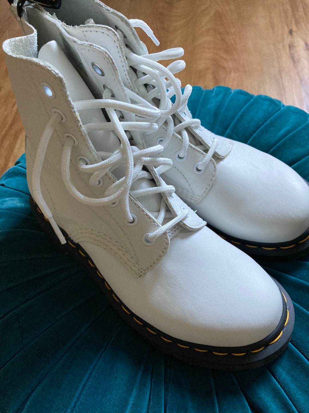 Dr. Martens Pascal Boot - Etsy