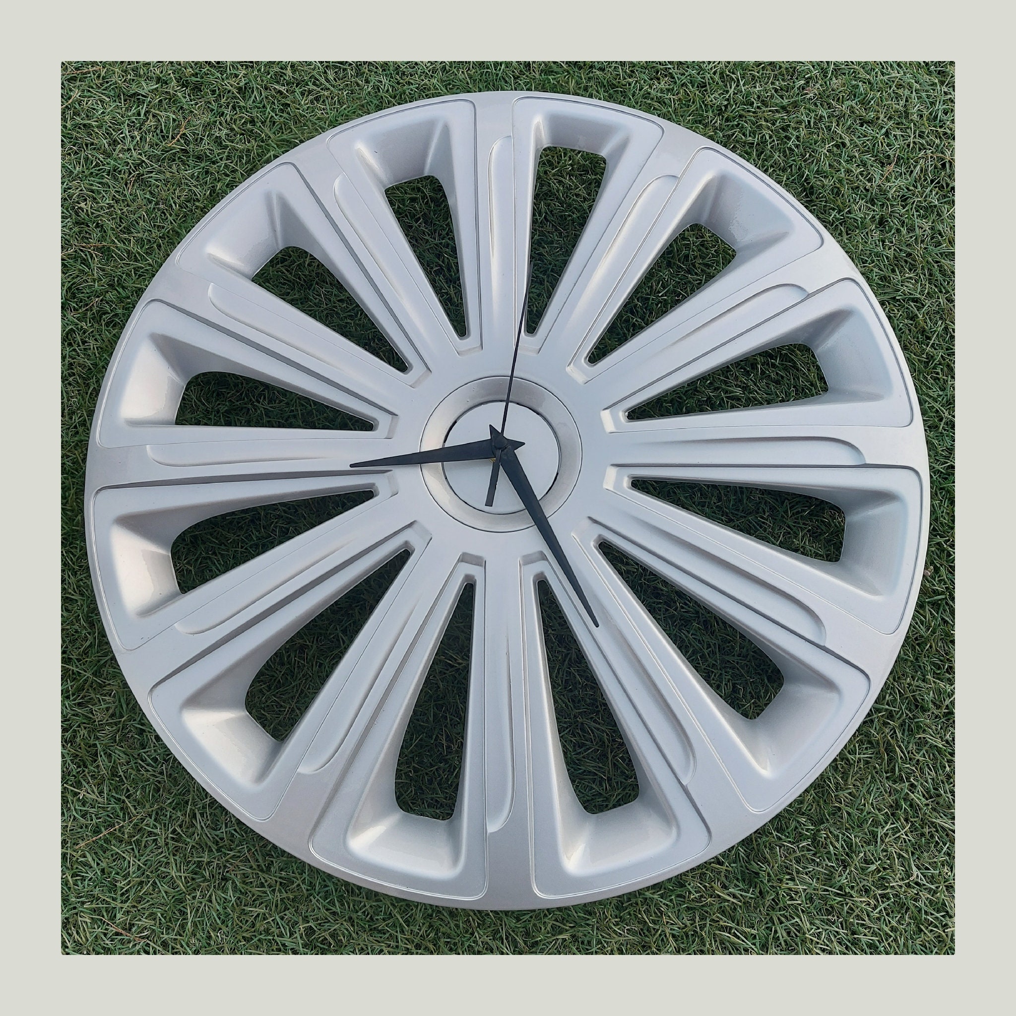 Wheel Trim Clock in Silver - Etsy UK