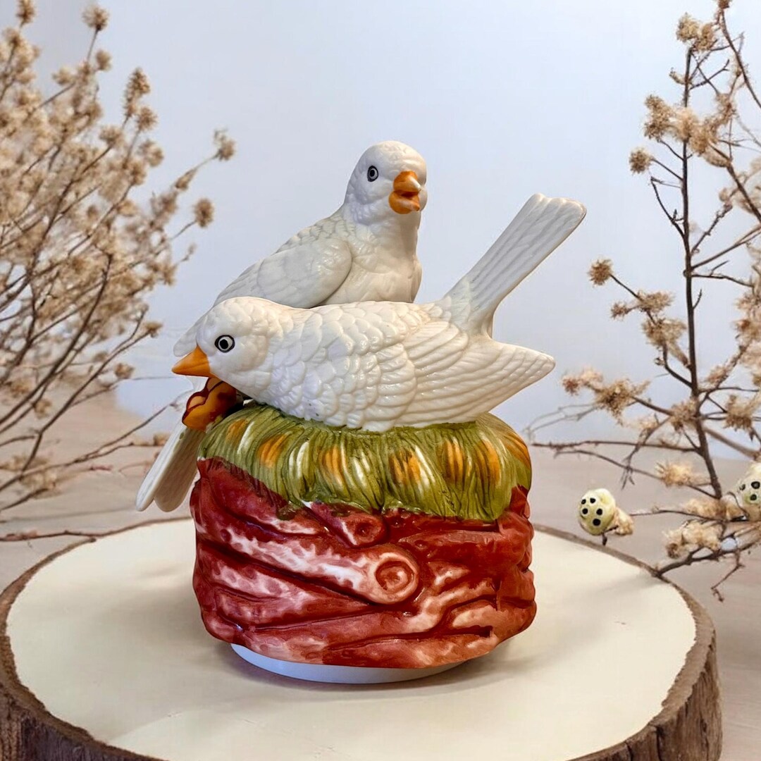 Vintage 1970s Fine Porcelain White Dove Music Box | Hand-painted ...